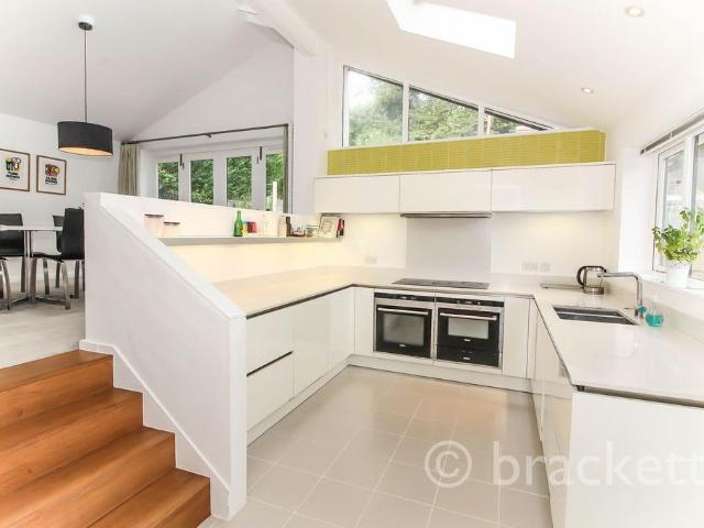 Forest Way, Tunbridge Wells, TN2 4 bed detached house to rent £3,425 pcm £790 pw