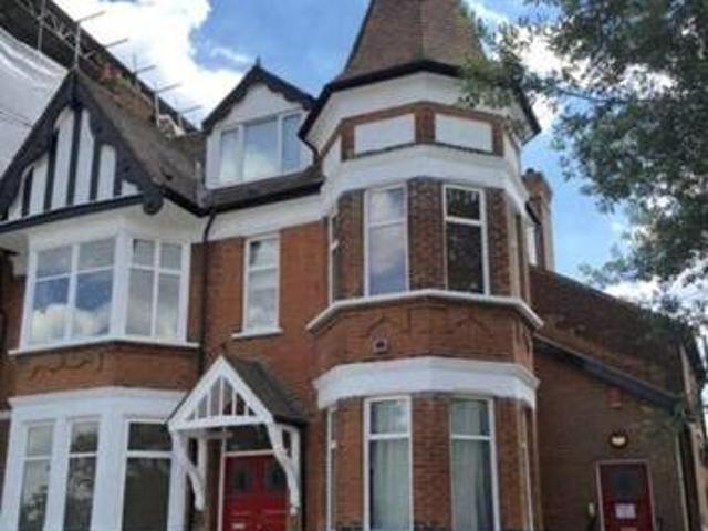 Forest View, London, 1 Bedroom Flat