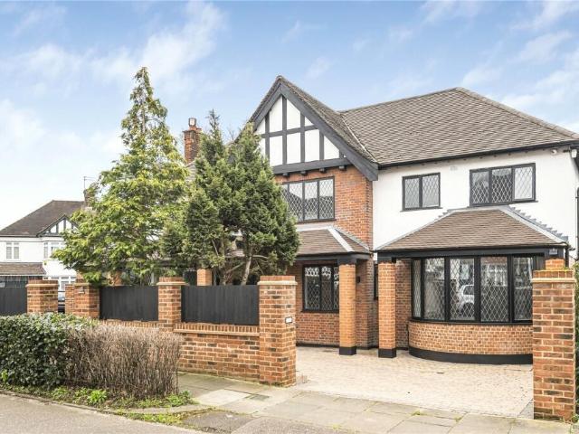 Forestdale, Southgate 5 bed detached house to rent £4,999 pcm £1,154 pw