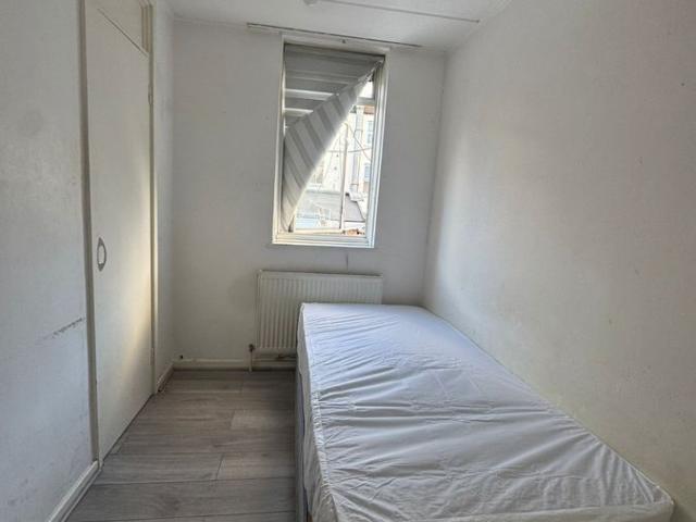Foresters Drive, Walthamstow E17, Room to rent, £750 pcm | PrimeLocation