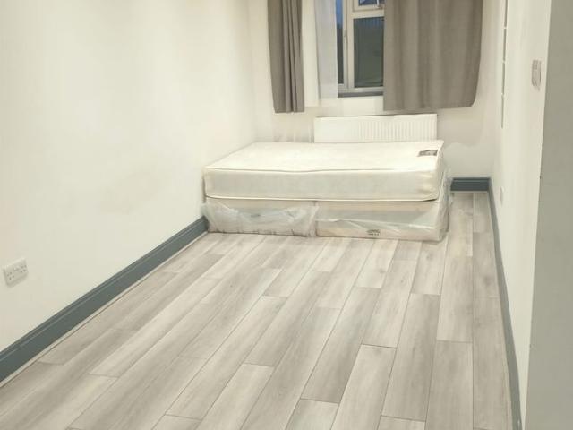 Foresters Drive, Walthamstow E17, Room to rent, £775 pcm | PrimeLocation