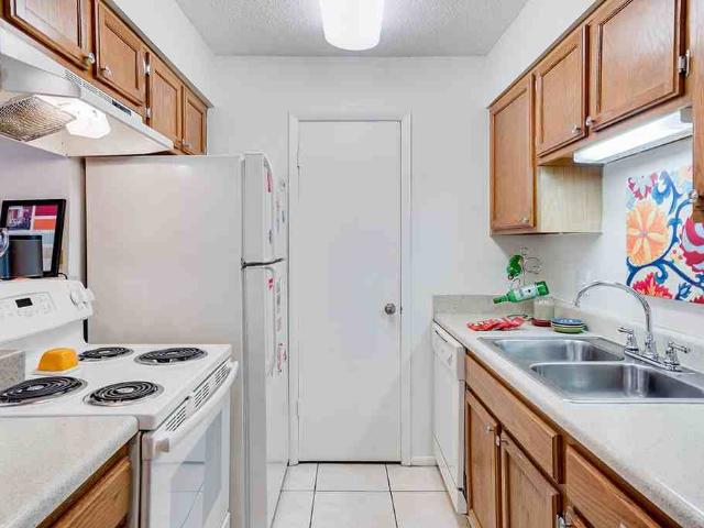 Forestlake Apartments 1 Bedroom Apartment for Rent at 132 Forest Lake Blvd, Daytona Beach, FL 32119