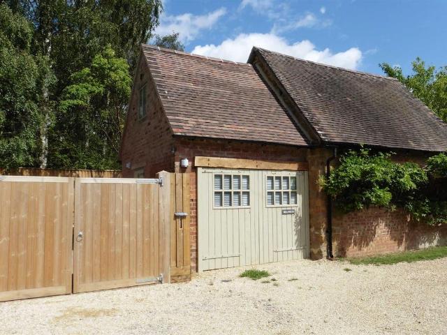 Forge Lane, Farnborough, Farnborough OX17, 2 bed detached house to rent, £1,295 pcm | PrimeLocation