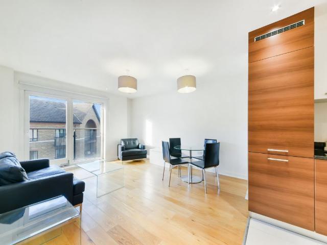 Forge Square, Isle Of Dogs, London E14, 1 bed flat to rent, £1,850 pcm | PrimeLocation