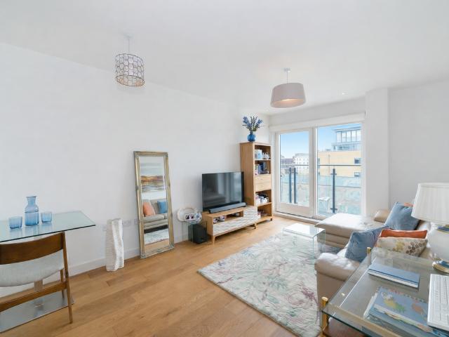 Forge Square, London E14, 1 bed flat to rent, £1,820 pcm | PrimeLocation