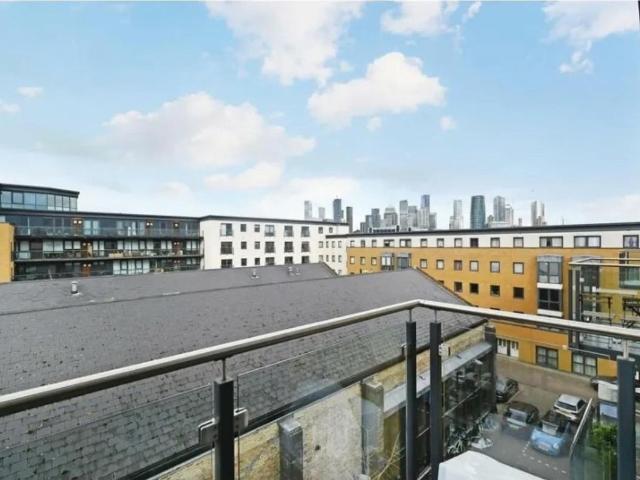 Forge Square, Westferry Road E14, 1 bed flat to rent, £1,799 pcm | PrimeLocation