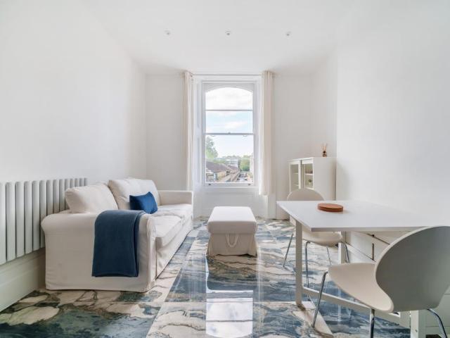 Formosa Street, London, W9 2 bed flat to rent £3,000 pcm £692 pw