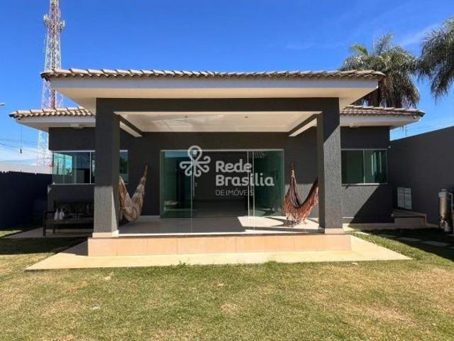 Formosa/GO VENDE SE LINDA CASA COM 3 SUÍTES
