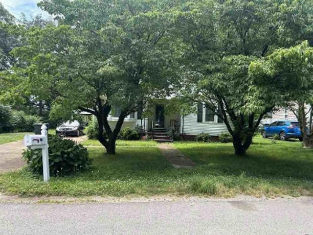 Forrest Cir NE