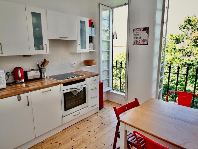 Forrest Hill, Old Town, Edinburgh EH1, 2 bed flat to rent, £1,595 pcm | PrimeLocation