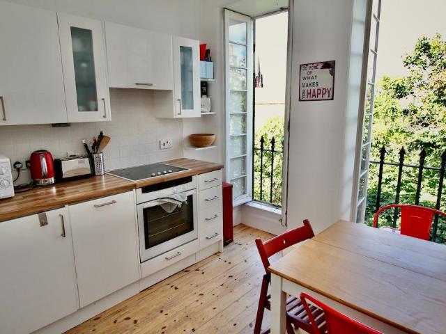 Forrest Hill, Old Town, Edinburgh, EH1 2 bed flat to rent £1,595 pcm £368 pw