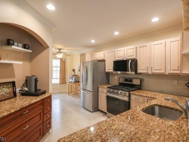 Forsgate Ter, Clinton Township, Condo For Sale