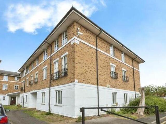 Forsythia Close, Ilford, 2 Bedroom Ground