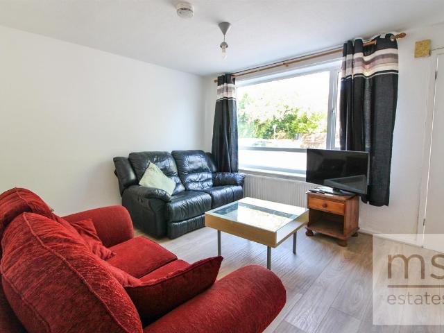 Forsythia Gardens, Nottingham NG7, 4 bed terraced house to rent, £1,716 pcm | PrimeLocation