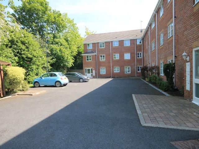 Forsythia Drive, Clayton Le Woods PR6, 2 bed flat to rent, £800 pcm | PrimeLocation