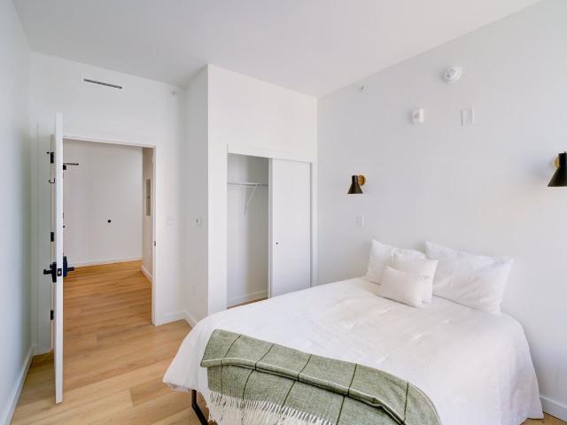 Foster Flats 4 Bedroom Apartment for Rent at 205 Foster Ave, Charlotte, NC 28203 Southside Park