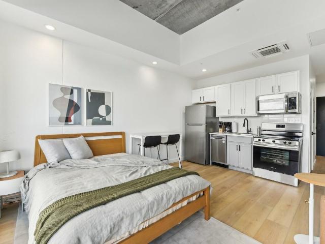 Foster Flats Studio Apartment for Rent at 205 Foster Ave, Charlotte, NC 28203 Southside Park
