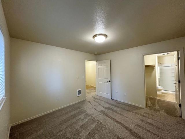foster [Heron Park] 2 Bedroom Apartment for Rent at 12520 Se Foster Rd, Portland, OR 97236 Pleasant Valley