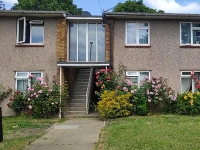 Foster Street, London, NW4 2DJ, United Kingdom | Room for rent #167612060 | Rentberry