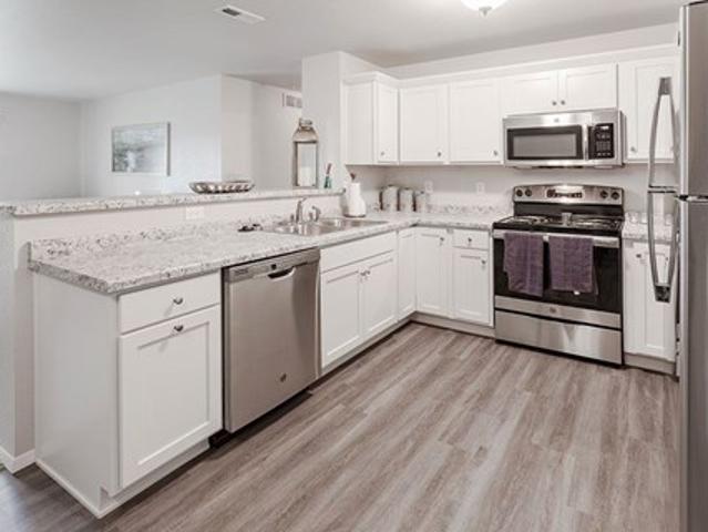 FOSTER PLACE 2 Bedroom 2 Bathroom Lower