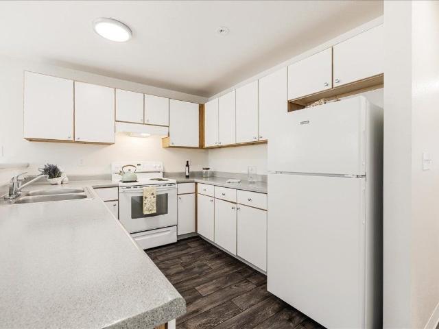 Foster Plaza Apartments 2 Bedroom Apartment for Rent at 12923 Se Foster Rd, Portland, OR 97236 Powellhurst Gilbert
