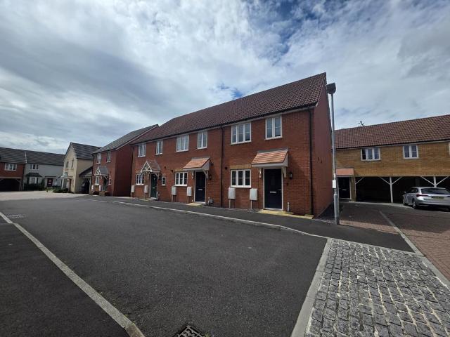Fosse Park Road, Yeovil BA20 2 bed end of terrace house to rent £1,195 pcm £276 pw