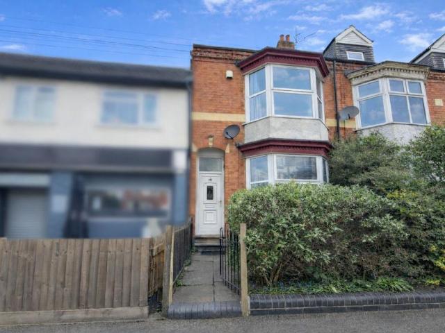 Fosse Road South, Leicester LE3 4 bed terraced house to rent £1,295 pcm £299 pw