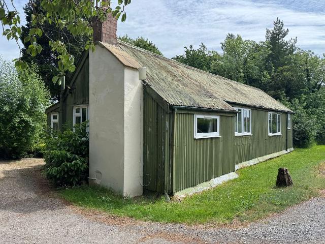 Fossleigh, Northleach GL54, 3 bed detached bungalow to rent, £1,200 pcm | PrimeLocation