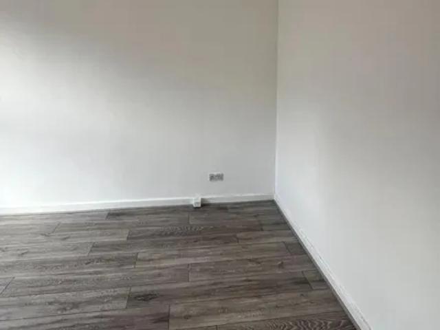 Fotheringay Road, Shawmoss, Glasgow, G41 4NN, United Kingdom | 1 bed apartment for rent #167694727 | Rentberry