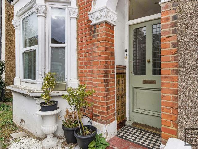 Fotheringham Road, Enfield EN1, 2 bed flat to rent, £1,650 pcm | PrimeLocation