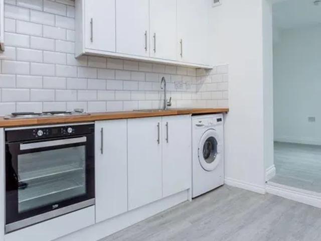 Foulden Road, London, N16 7UR, United Kingdom | 3 bed apartment for rent #25821176 | Rentberry
