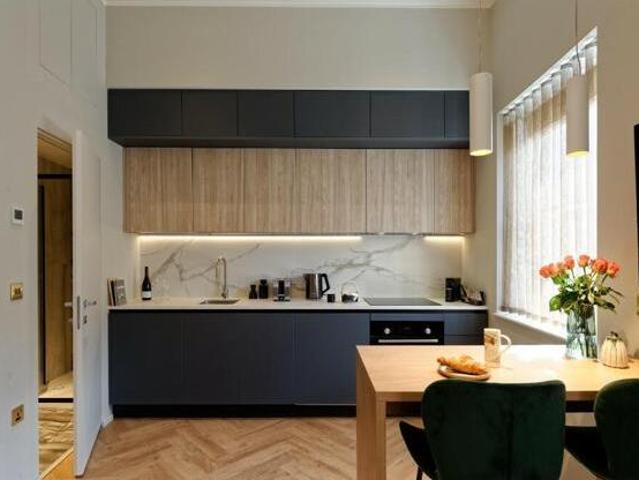 Foulis Terrace, London, Studio Flat For