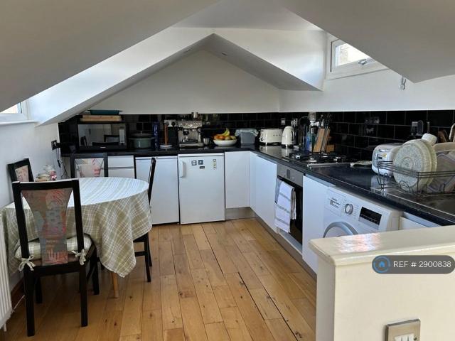Foulser Road, London, SW17 2 bed flat to rent £2,100 pcm £485 pw