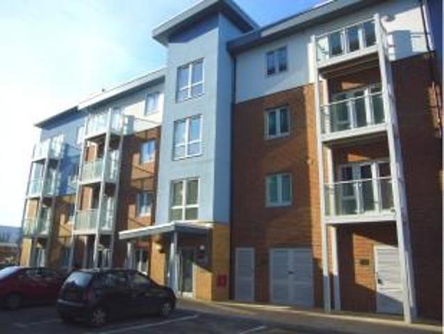 Foundry Court, Slough, Berkshire SL2 1 bed flat to rent £1,125 pcm £260 pw