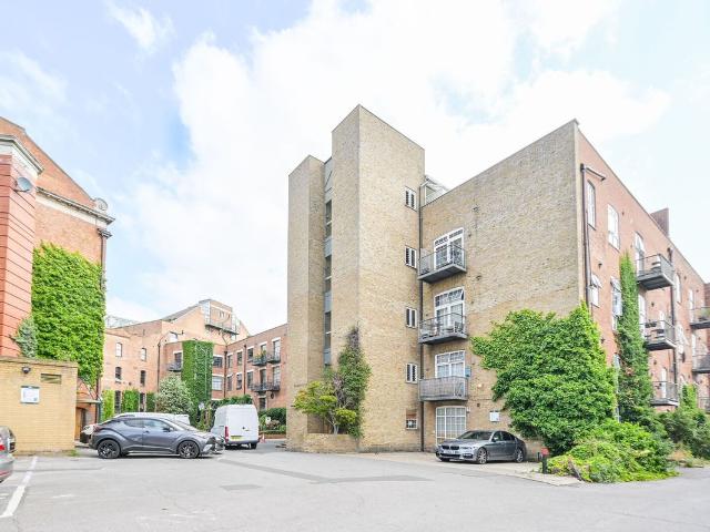 Foundry House, Poplar, London E14, 2 bed flat to rent, £2,059 pcm | PrimeLocation
