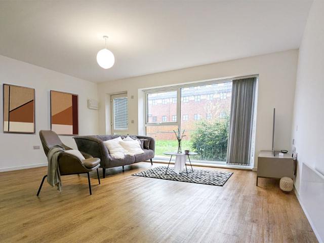 Foundry Lane, Leeds LS14, 1 bed flat to rent, £1,100 pcm | PrimeLocation