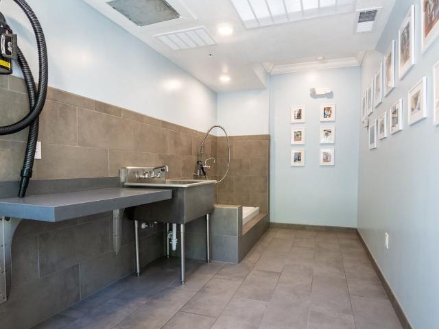 Fountain View on the Plaza 1 Bedroom Apartment for Rent at 4800 Oak St, Kansas City, MO 64112 Park Central research Park
