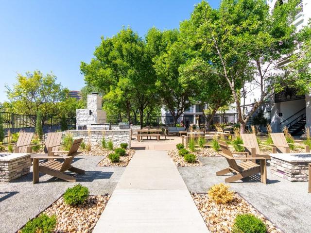 Fountain View on the Plaza 2 Bedroom Apartment for Rent at 4800 Oak St, Kansas City, MO 64112 Park Central research Park