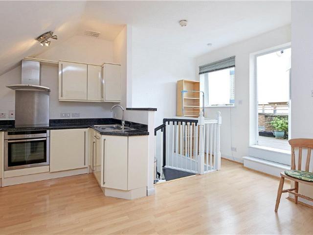 Fountain Court, 2 Lafone Street, London SE1, 2 bed flat to rent, £2,550 pcm | PrimeLocation