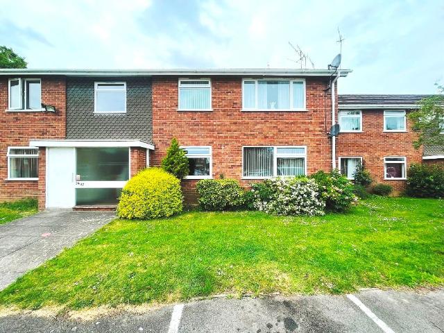 Fountain Court, Waterside, Evesham WR11, 2 bed flat to rent, £850 pcm | PrimeLocation