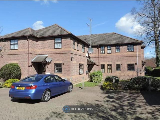Fountain Court, Colden Common SO21, 2 bed flat to rent, £1,150 pcm | PrimeLocation