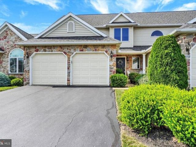 Fountain Dr, York, Condo For Sale
