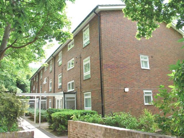 Fountain Drive, South Dulwich, SE19 1 bed flat to rent £1,550 pcm £358 pw