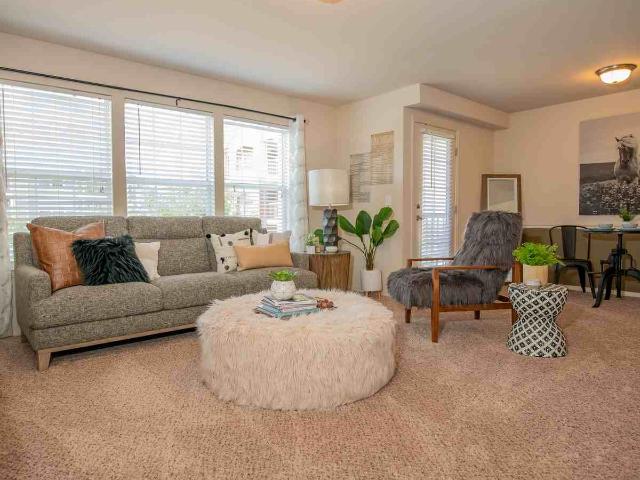 Fountain Lake 1 Bedroom Apartment for Rent at 14025 N Eastern Ave, Edmond, OK 73013