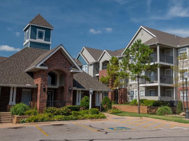 Fountain Lake 2 Bedroom Apartment for Rent at 14025 N Eastern Ave, Edmond, OK 73013