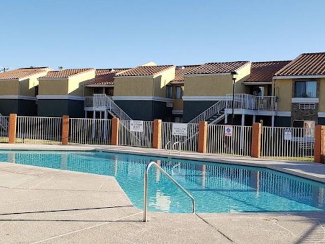 Fountain Oaks Apartments 2 Bedroom Apartment for Rent at 1225 N 40th St, Phoenix, AZ 85008