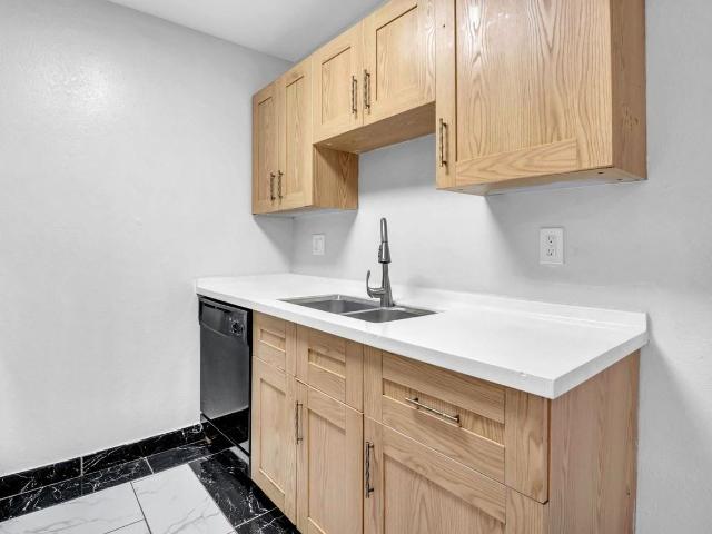 Fountain Oaks Apartments 2 Bedroom Apartment for Rent at 1225 N 40th St, Phoenix, AZ 85008