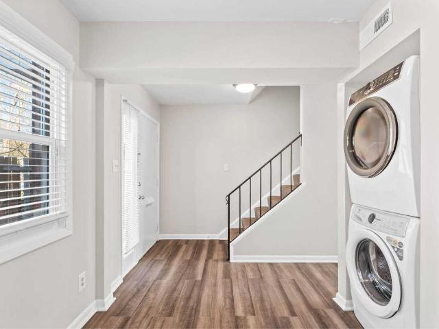 Fountain Parc 1 Bedroom Apartment for Rent at 4901 Whitton Pl, Indianapolis, IN 46220 Allisonville