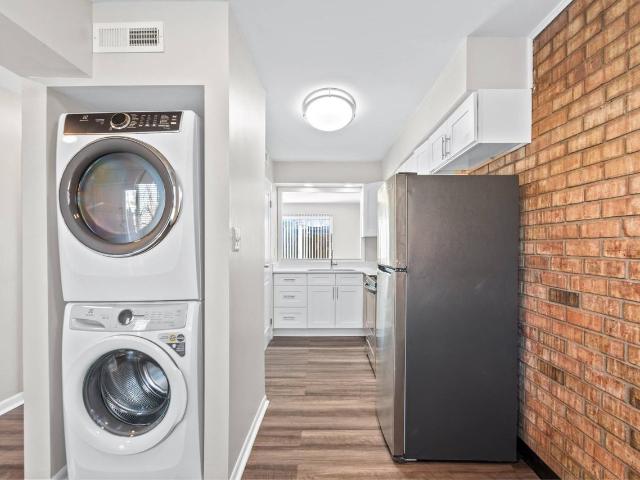 Fountain Parc 2 Bedroom Apartment for Rent at 4901 Whitton Pl, Indianapolis, IN 46220 Allisonville