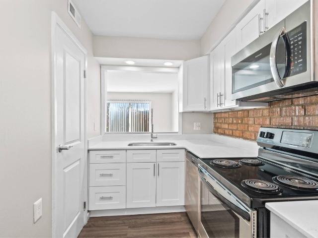 Fountain Parc 2 Bedroom Apartment for Rent at 4901 Whitton Pl, Indianapolis, IN 46220 Allisonville